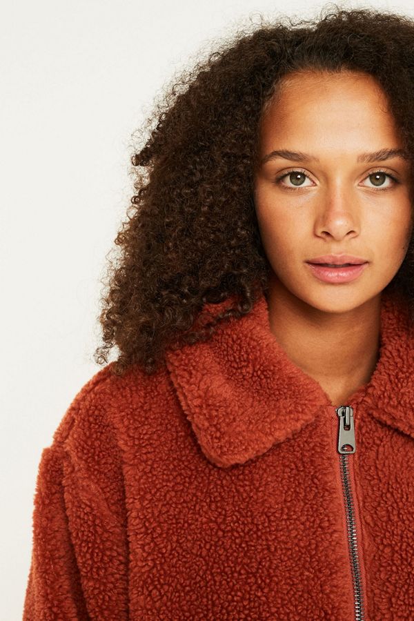 UO Red Cropped Teddy Jacket | Urban Outfitters UK