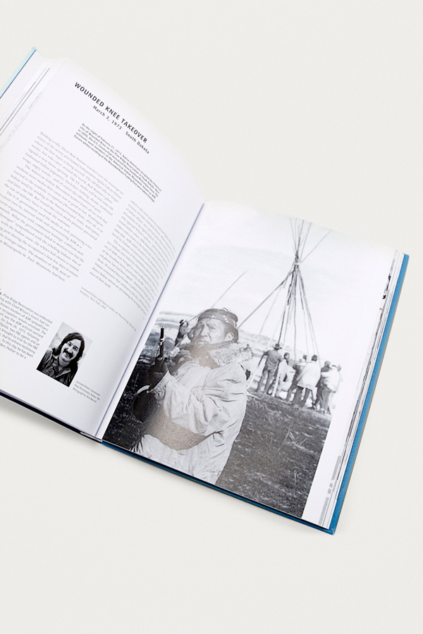 Photos That Changed The World par Peter Stephan | Urban Outfitters