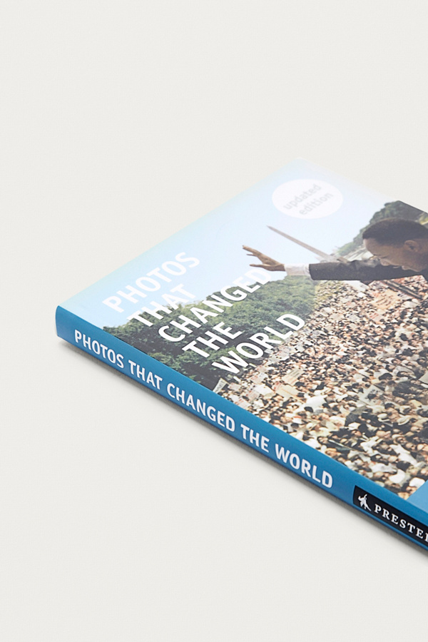 Photos That Changed The World par Peter Stephan | Urban Outfitters